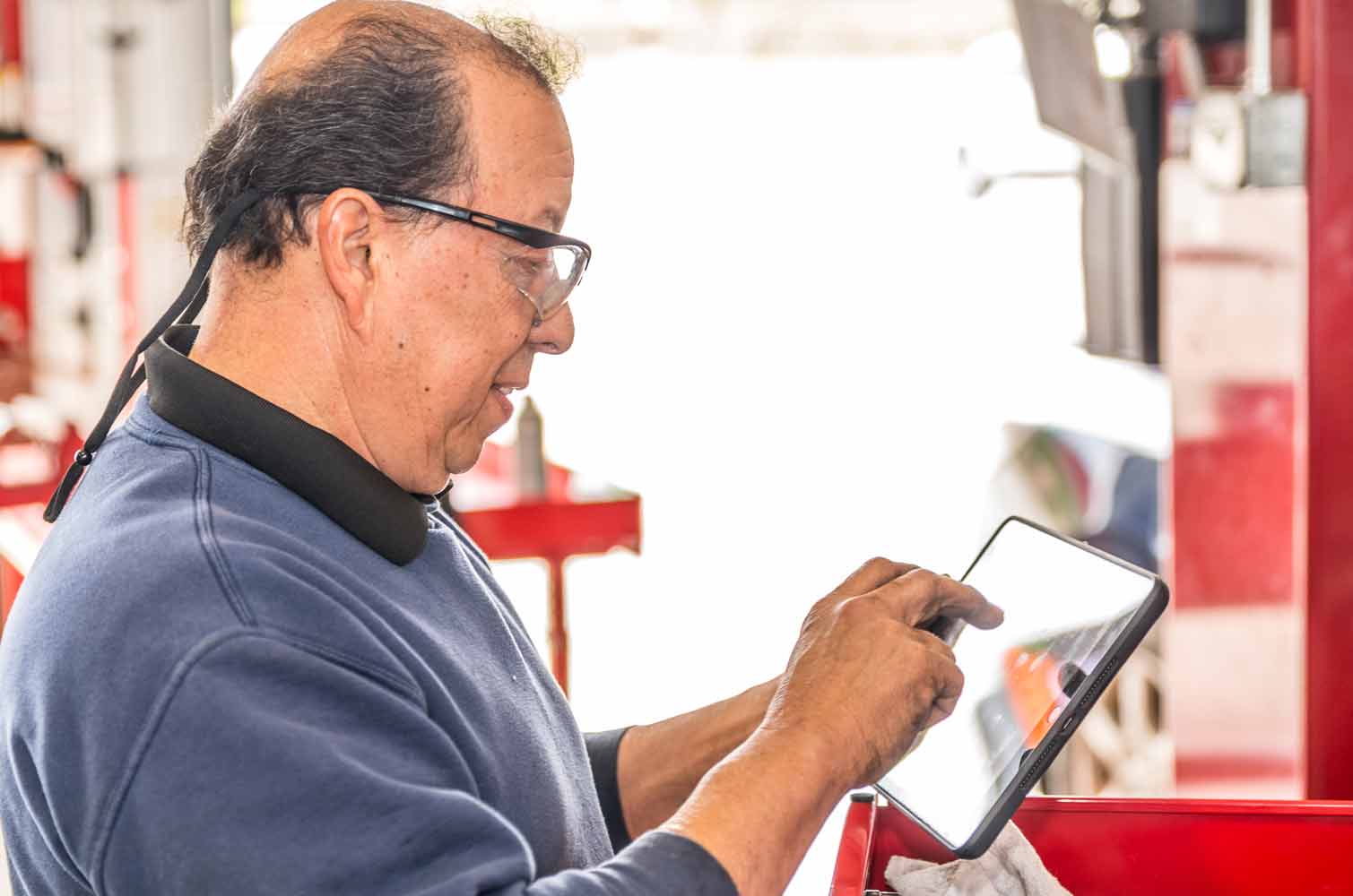 Auto Repair Shop Messenger & Live Chat Software | Shop-Ware